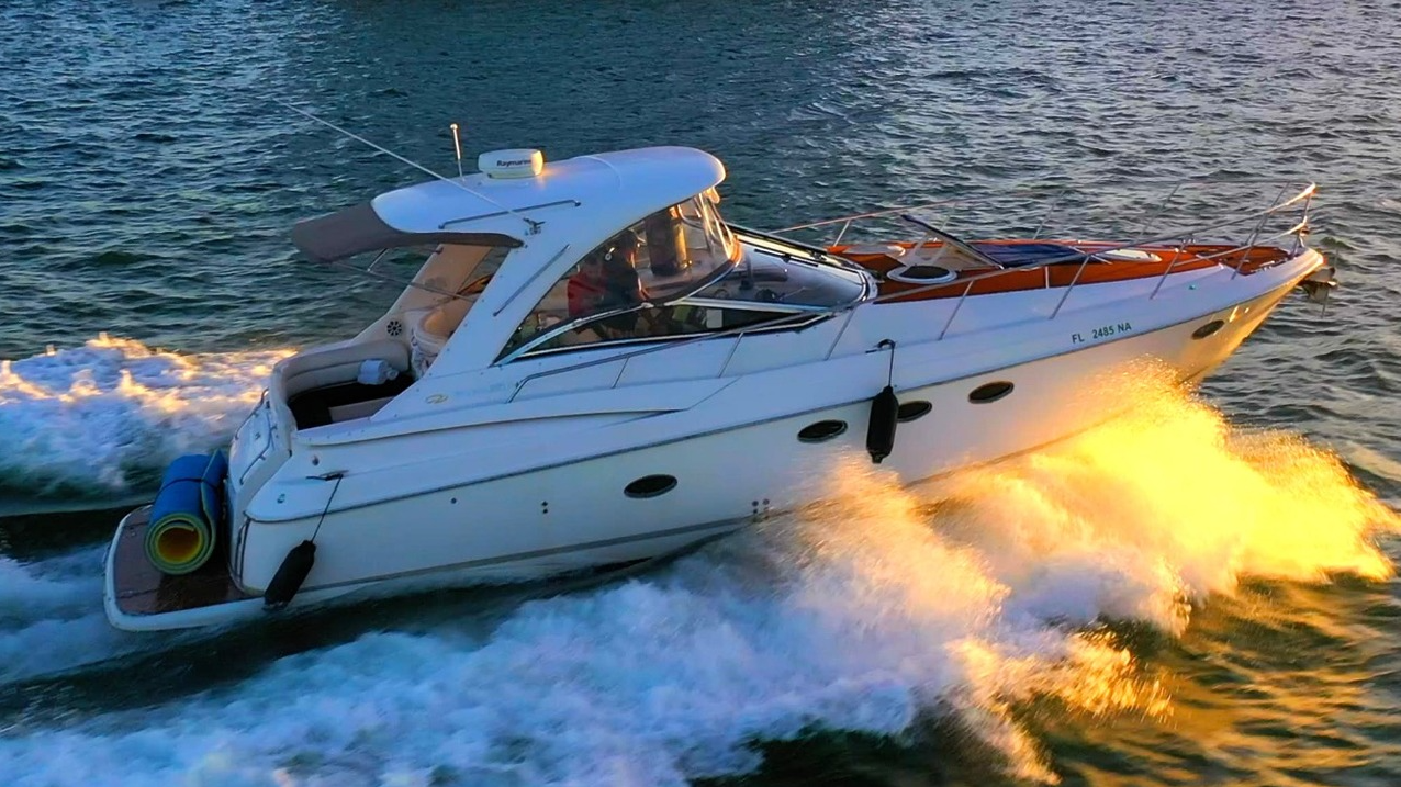 Rent this 40' Regal on Anchor