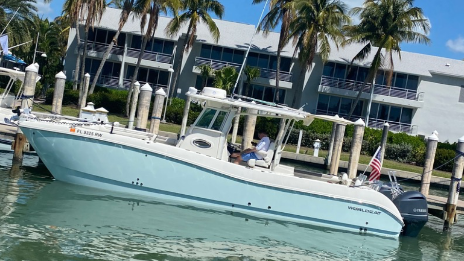 Rent this 32' Worldcat on Anchor