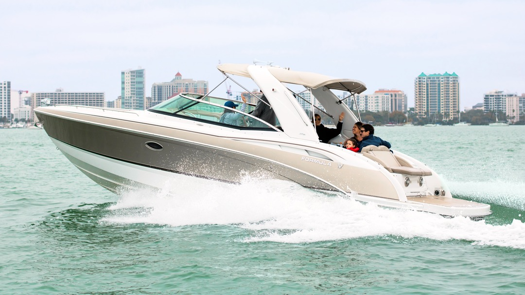 Rent this 31' Formula on Anchor