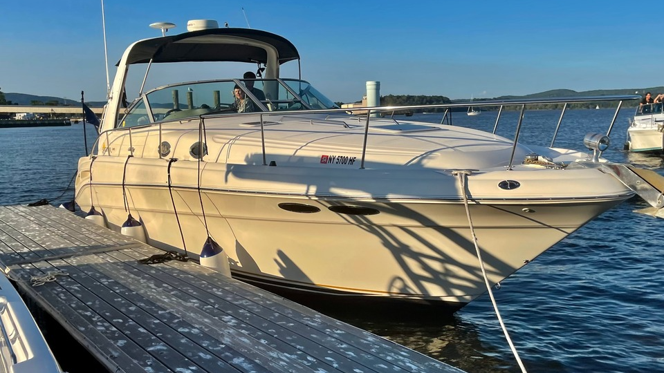 Rent this 34' Sea Ray on Anchor