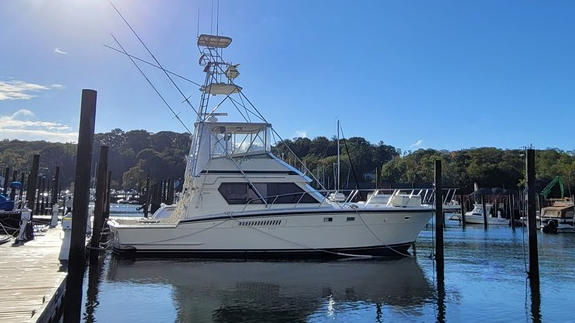 Rent this 48' Hatteras on Anchor