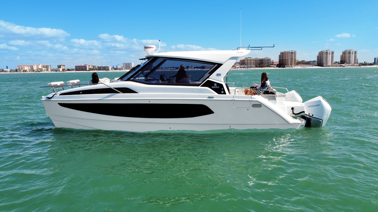 Rent this 36' Aquila on Anchor