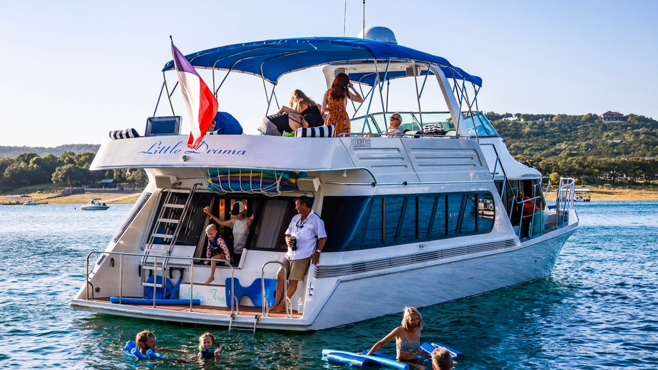 Rent this 65' Yacht on Anchor
