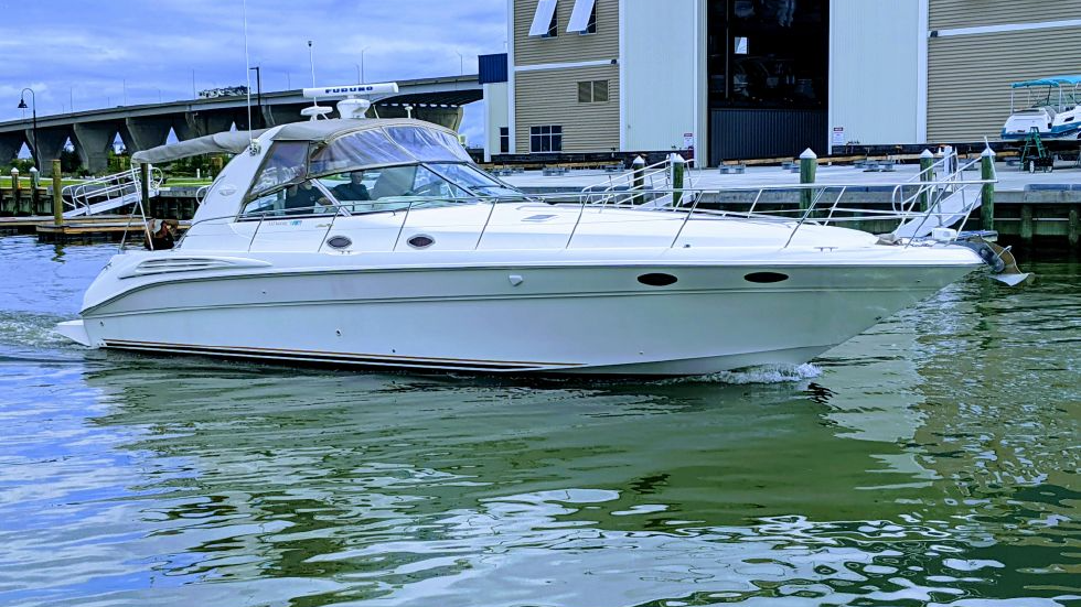 Rent this 40' Sea Ray on Anchor