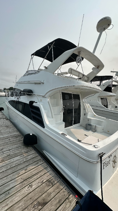 Rent this 37' Carver on Anchor