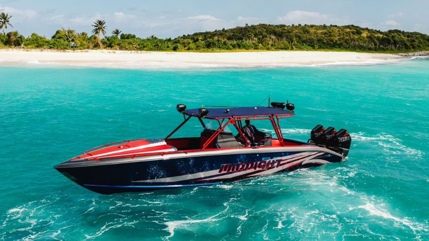 Rent this 39' Midnight Express on Anchor