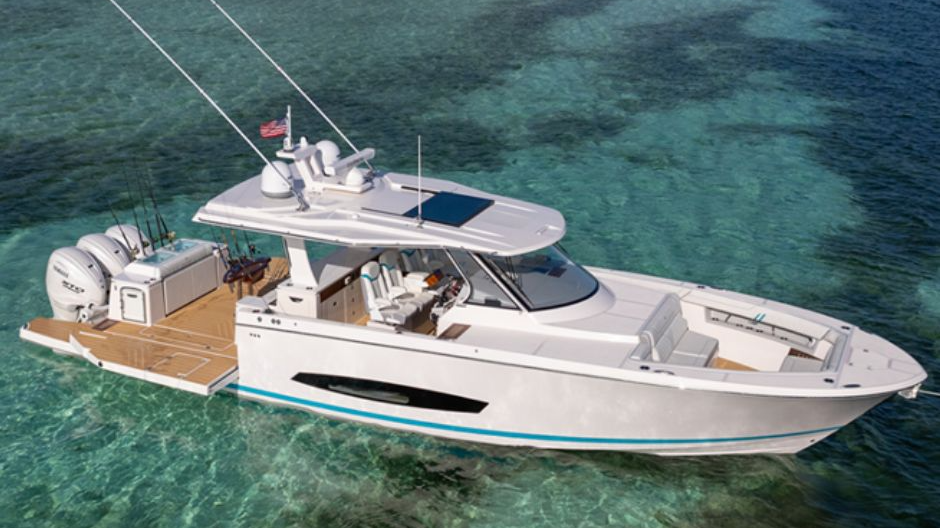 Rent this 43' Regal on Anchor